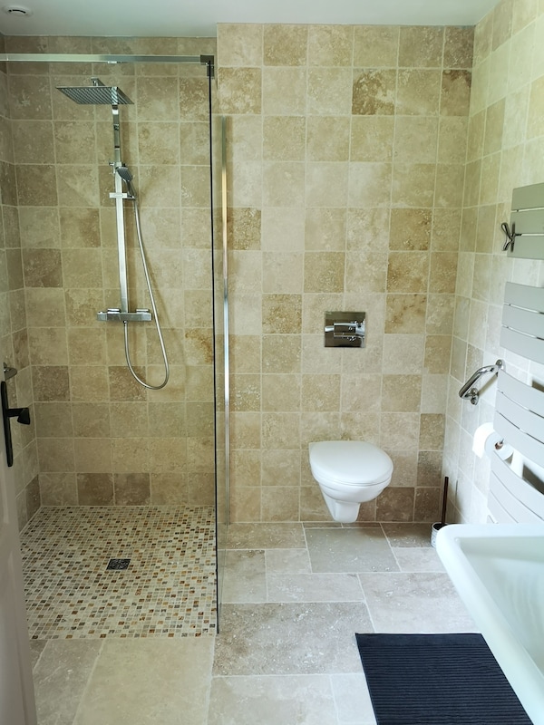 In A Quiet Natural Setting, Studio Room With Private Entrance. - Aubeterre-sur-Dronne
