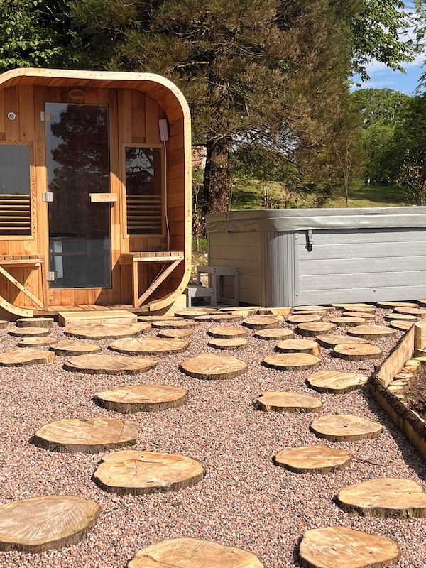 Copper Cove Cottage Romantic Lakeside Escape With Hot Tub, Sauna & Kayaks - Meath