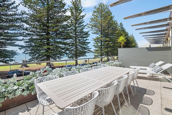 Spectacular Beachfront Entertainer's Apartment - Portsea