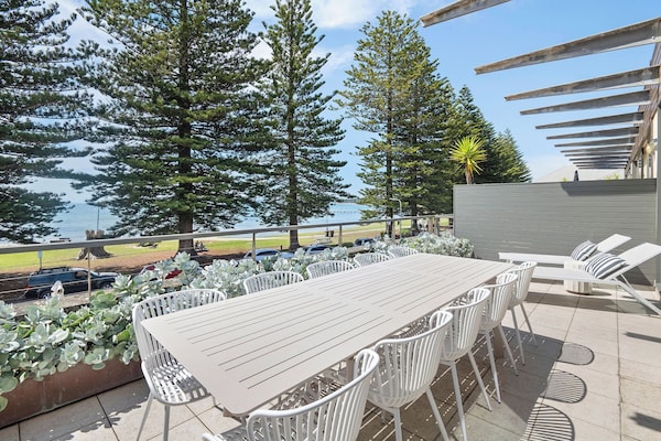 Spectacular Beachfront Entertainer's Apartment - Portsea