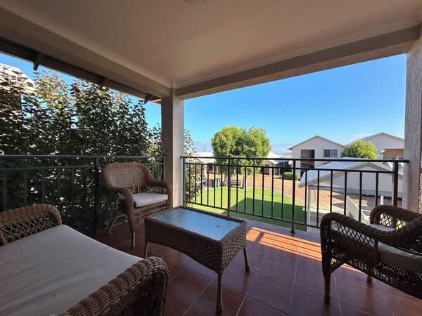 Waterfront | Sleeps 6 | Resort Pool | Wifi - Kalbarri