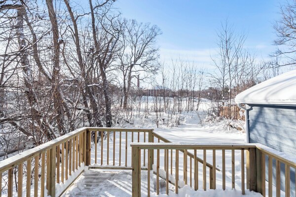 The Kirkwood - Cozy 2bdrm Oasis - Des Moines, IA