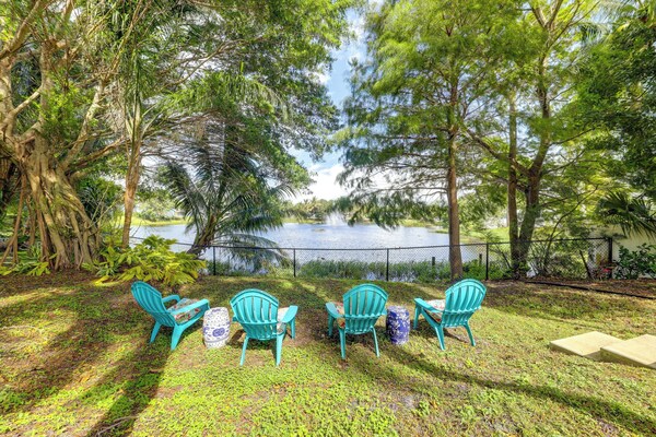 Tropical Pool Paradise: 1 Mi To Downtown Stuart! - Stuart, FL