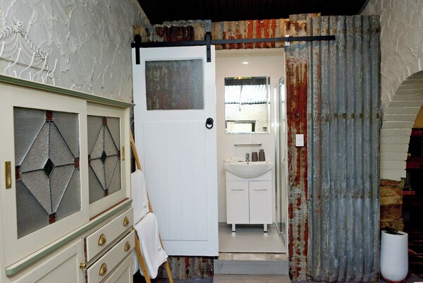 The Studio At Meadowbrook: Close To The Barossa And Adelaide Hills Wine Regions. - One Tree Hill