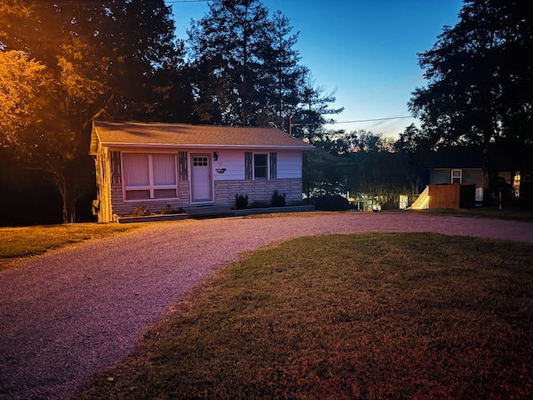 Charming 2-bedroom Lake House In Marion With Wifi And Ac - Ferne Clyffe State Park, Goreville