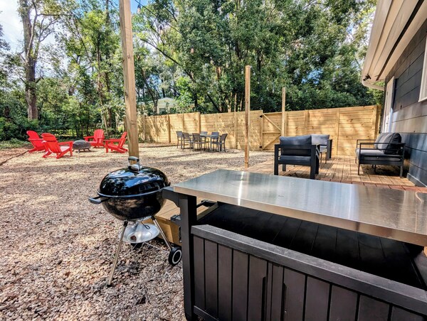 Three Bedroom.  Outdoor Space.  Game Room. Walk To Doak And College Town. - Tallahassee, FL
