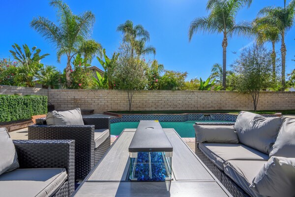 Scenic Oasis Retreat| Mountain View| Disney| Laguna| Heated Pool| Game/movie Rm - Irvine, CA