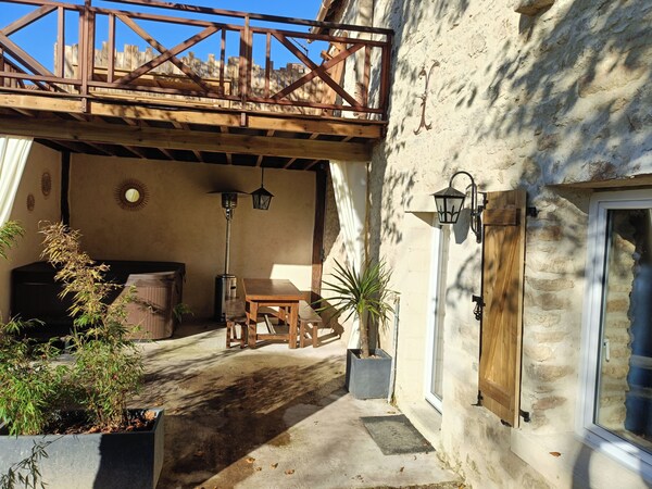 Gîte Des 4 Saisons Avec Spa Et Salle Cinéma - Montignac