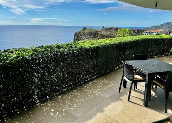 Seaview Escape With Private Jacuzzi - Madeira