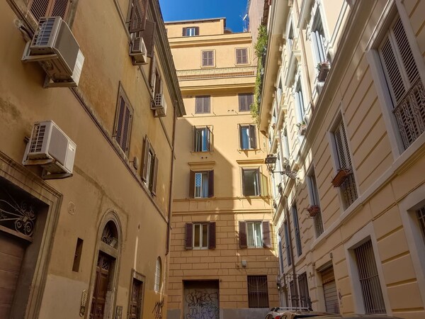 Caprareccia In Monti, 1br In Rione Monti By Halldis - Monti