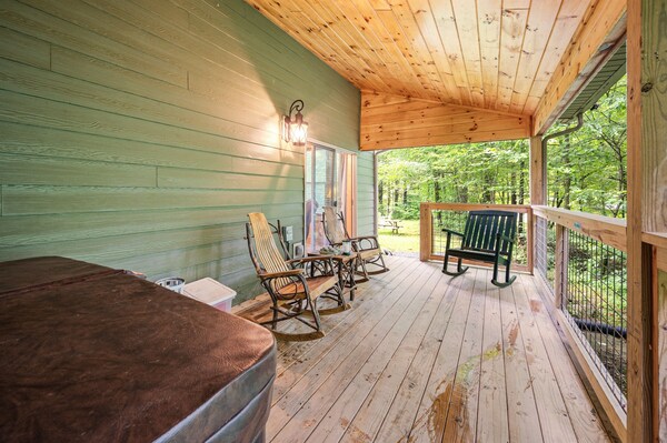 Pet Friendly With Huge Yard! Secluded Stay - Cosby, TN