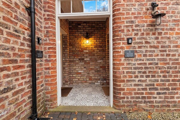 Pass The Keys | No. 6 - Wisteria Cottage - York