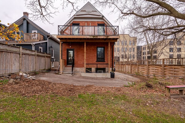 Single Bachelor Unit En-suite Across From Google - Waterloo, Canadá
