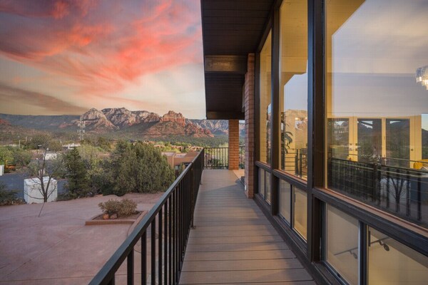 Endless Redrock Views Modern Uptown Home W/spa/gym - Sedona, AZ