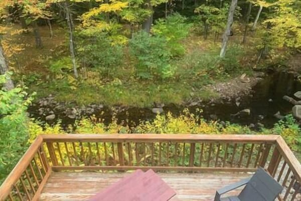 Whispering Woods Cabin - Creekside & Pet Friendly - Grafton, NH