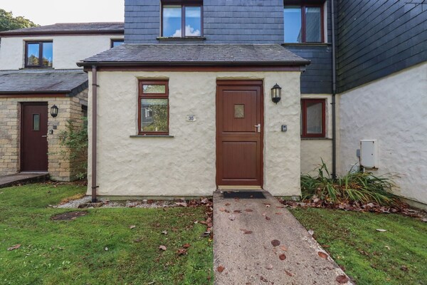 Coombe Cottage, Pet Friendly, Country Holiday Cottage In Falmouth - Falmouth