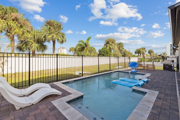 Beachside Deluxe: Endless Amenities & Private Pool! - Melbourne Beach, FL