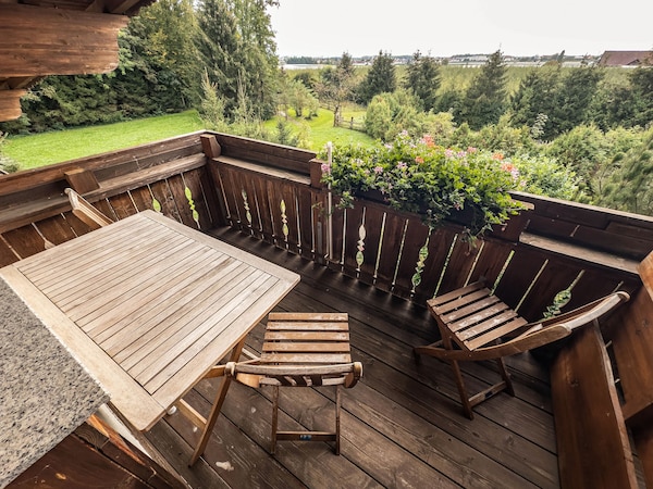 Zimmer 'Rosenzimmer 2' Mit Bergblick, Gemeinsamem Garten Und Wi-fi - Ravensburg