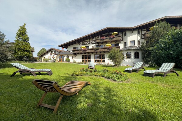 Camera 'Junior Suite 1' Con Vista Sulle Montagne, Giardino In Comune E Wi-fi - Langenargen
