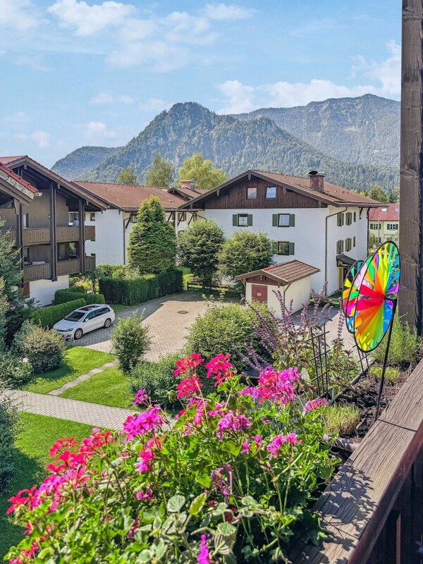 Vacation Apartment For 4 Persons, 1 Separate Bedroom, 100m² - Inzell