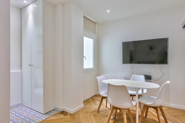 Modern And Peaceful Apartment - 1br/5p - Sentier - 생드니