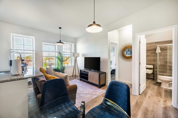 2br Comfort Apartment Close To Henry Ford - Detroit, MI