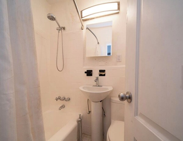 Cozy Private Furnished 1-bedroom In Fort Greene - Brooklyn, NY
