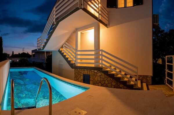 Spacious 4-bedroom Apartment In Beautiful Okrug Gornji - Trogir
