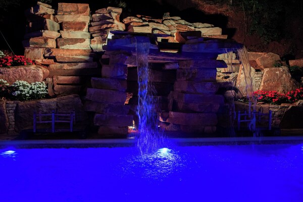 2 Unique Houses-sleeps 45 Guests-perfect For Special Events - Hiawassee, GA