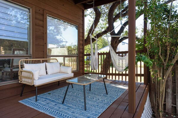 Hot Tub~game Room~fire Pit~grill - Cedar Park, TX