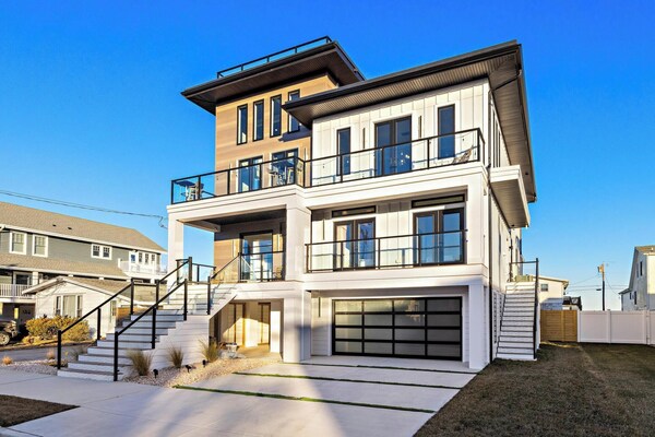 Shore House, Swimming Pool, 6 Bds, 7 Baths, 2 Car Garage, Roof Decks, Etc. - 大洋城