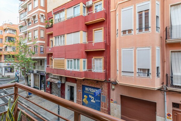 Apartment 'Apartaestudio Centrico En Alicante' With Balcony And Wi-fi - Alicante