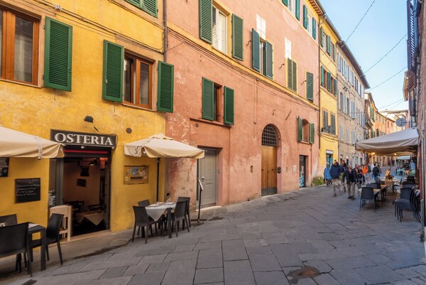 Ferienwohnung 'Splendido Loft Nel Centro Antico' Mit Wi-fi - Siena