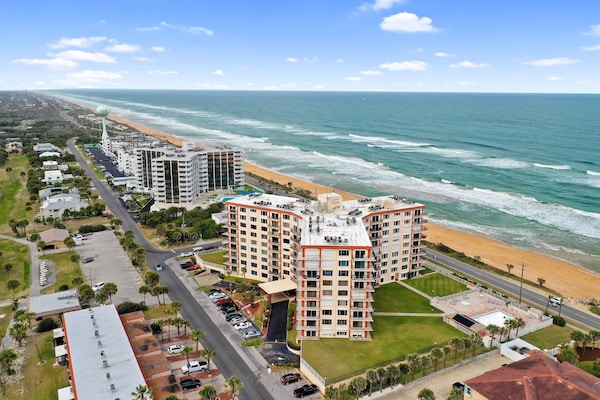 Ocean View Condo | Flagler Beach | Enjoy The Pool, Fitness Center, Tennis & Shuffleboard Court - Flagler Beach, FL