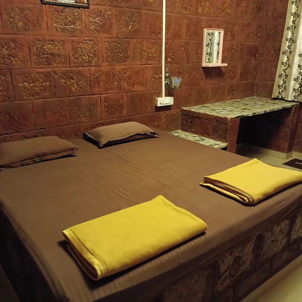 Terrific Resort With Wifi In Ganeshgudi - 6 Bedrooms - Karnataka