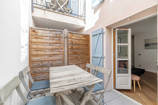 Prachtig Gerenoveerd 2 Kamer Appartement - Terras - 1br/4p - Mougins