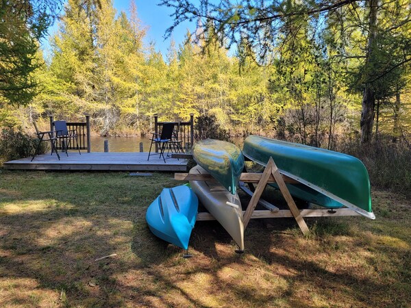 New!  Hazel's Goose Creek Lodge - Private Riverfront!  Very Serene And Peaceful!  Central A\/c! - Grayling, MI