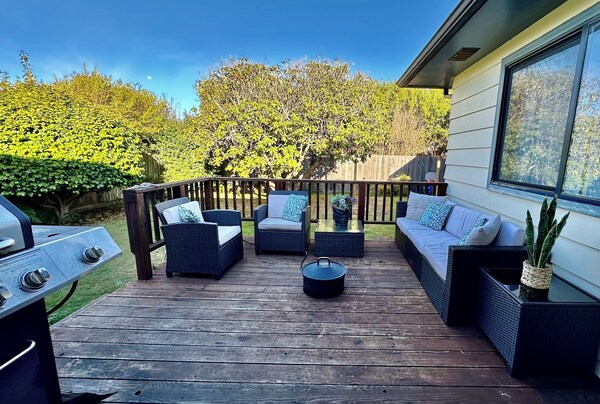 Family Friendly Coastal House.  Pet Friendly, Big Screen Tv's In Every Room! - Crescent City, CA