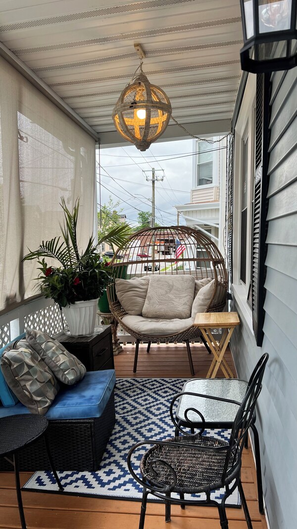 Charming Kitchen W/ 2-bedroom Apartment With Wifi, Ac In Lovely East Providence - Rhode Island