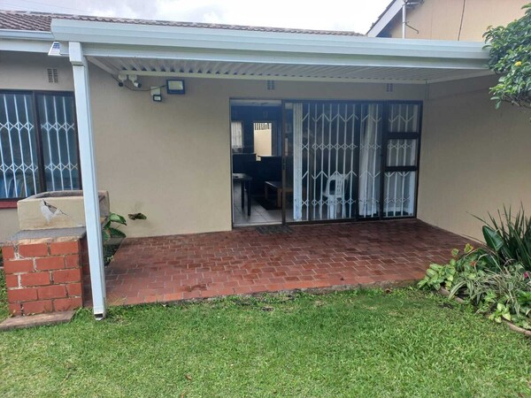 Miahaven2 Is Situated In Scottburgh, South Coast Of Kzn.unit Is On The Beach. - Scottburgh