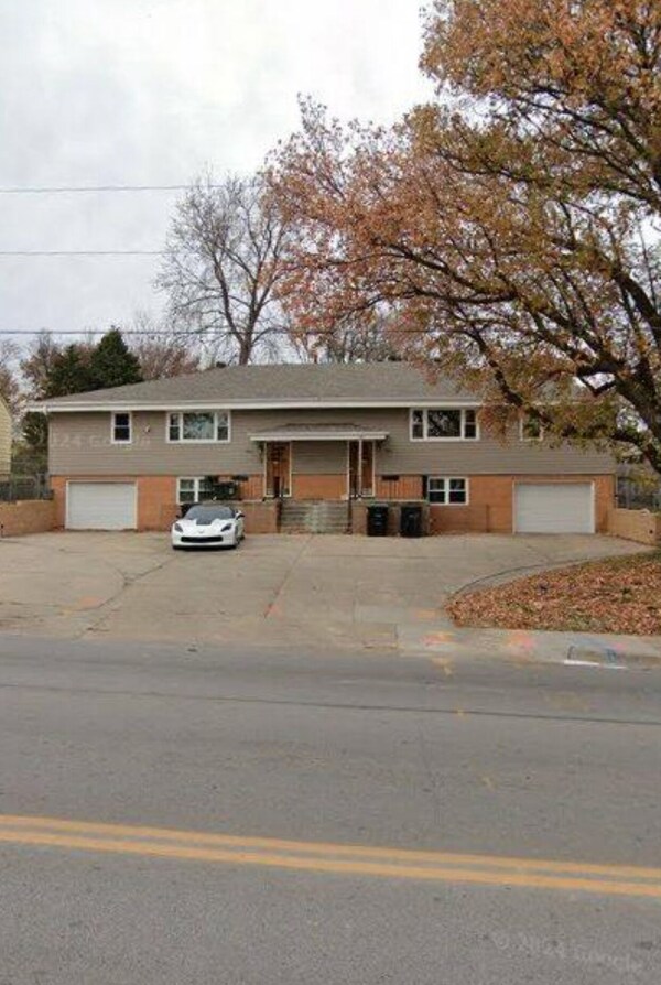 Spacious Beautiful Omaha Retreat - 2br/1ba Apartment With All-inclusive - Nebraska