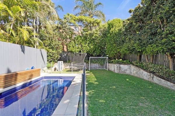 Summer Retreat With Pool - Holiday Home 7 Beds, 4 Bedrooms, Near Beaches & Shops - Bondi Beach