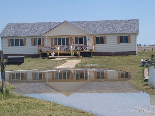 Spacious 5-bedroom House With Wifi, Ac And Private Dock On Charming Smith Island - Chesapeake Bay