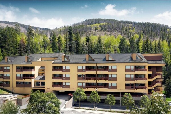 Your Vail Winter Vacation Starts Here In Our One-bedroom Loft Villa - Vail, CO