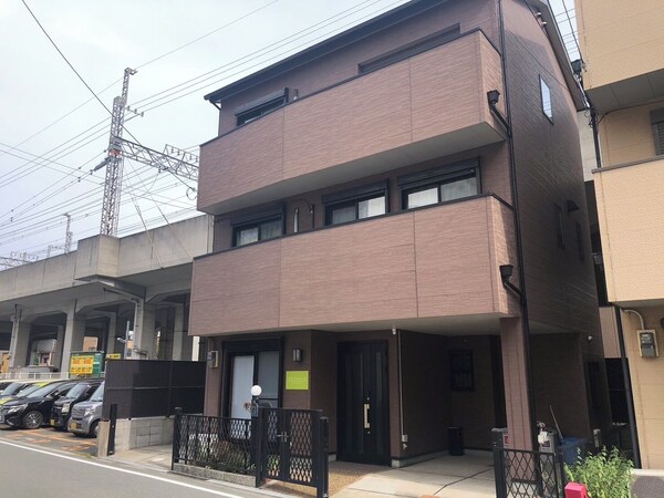 Ito 5 Min Walk From Station! 6 Minutes To Namba! 3-storey House With 2 Parking! - Japón