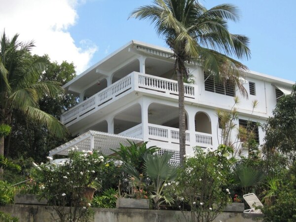 Escape From It All To Stunning Ocean Views And Pool With This Top Floor Condo! - Vieques