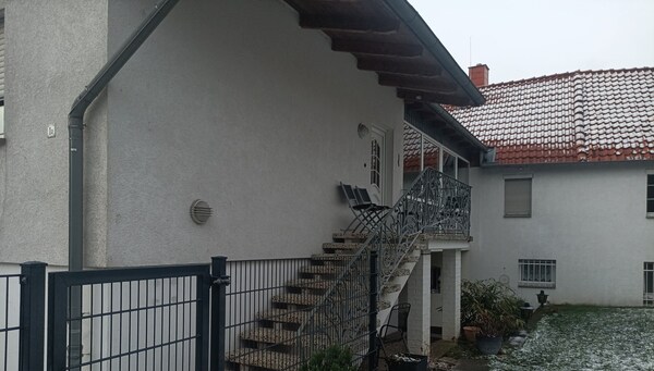 Ferienwohnung - Weserbergland - Eigener Eingang - Garten - Zaun- Hunde Möglich - Springe