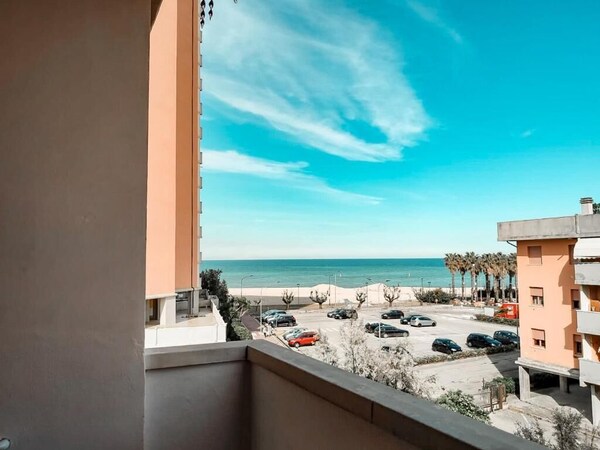 Lovely Apartment Overlooking The Beach At Lido Tre Archi Di Fermo - Fermo