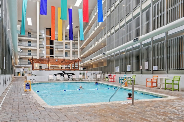 B410 Myrtle Beach Resort: Spacious 2br Condo, Modern Touches, Steps To Ocean - Surfside Beach, SC
