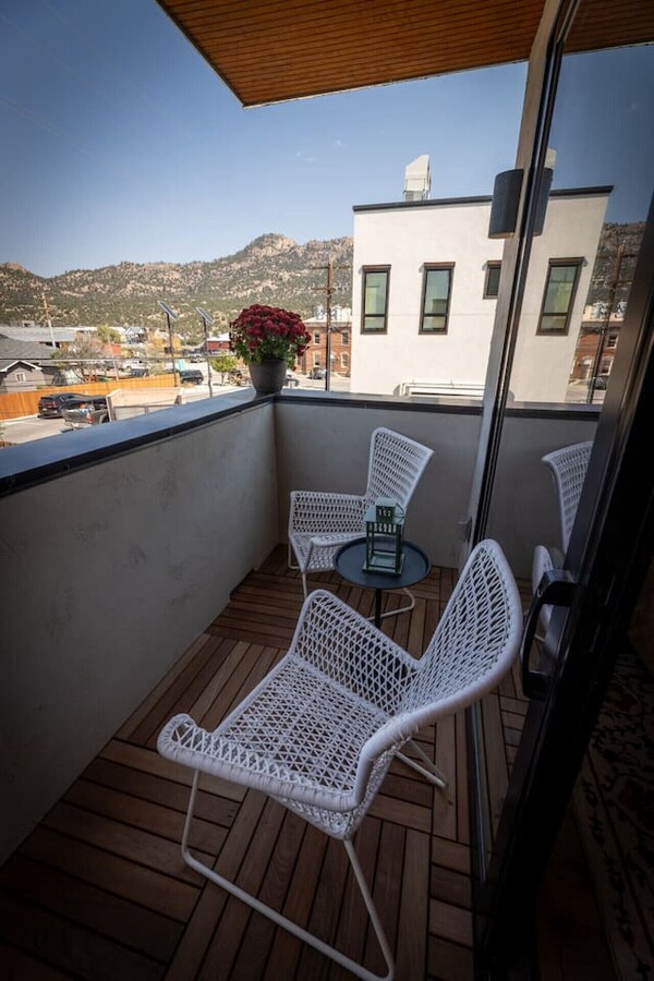 Hygge Studio- Brand New- Main Street - Buena Vista, CO